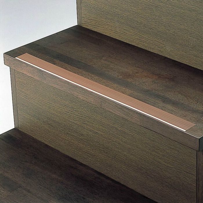 M6210 光る!階段のすべり止め 14本入 ブラウン ニトムズ【アウンワークス通販】