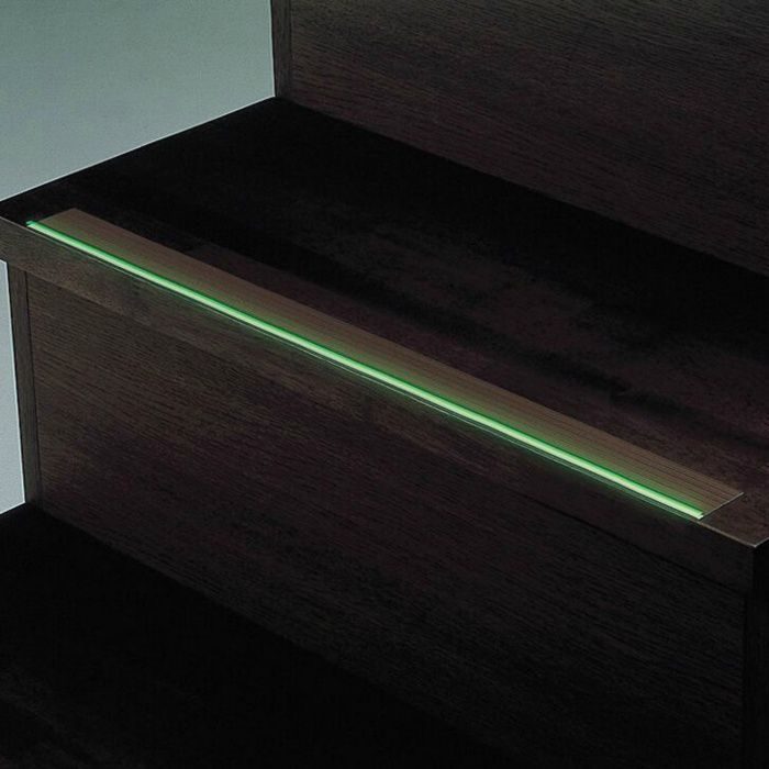 M6210 光る!階段のすべり止め 14本入 ブラウン ニトムズ【アウンワークス通販】